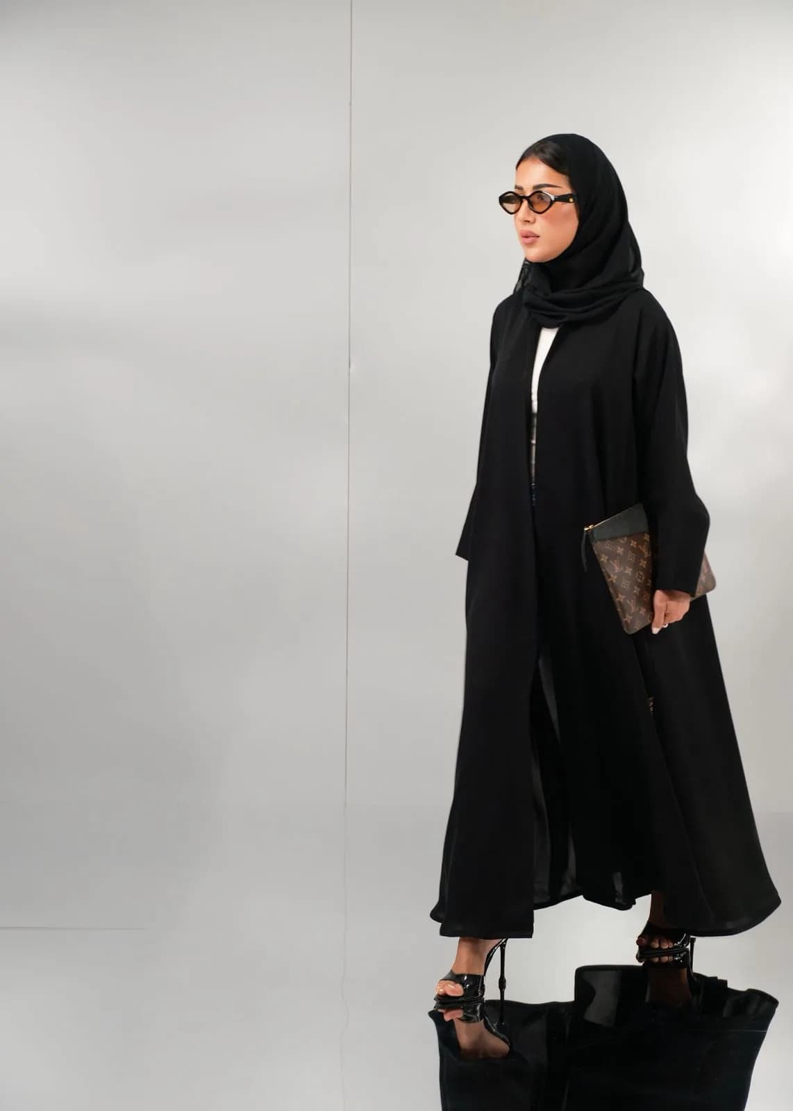 Plain abaya with design in back | Arwaas Collections
