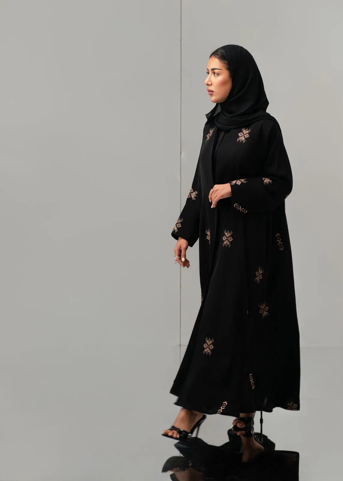 Embroidery abaya | Arwaas Collections